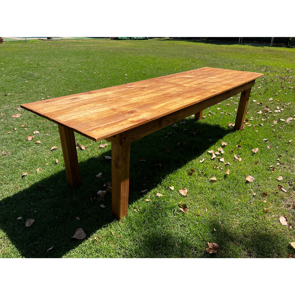 Arriendo de Mesón Rustico Claro - Vivo Eventos